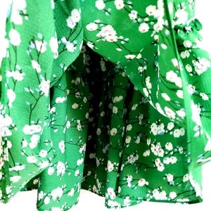 Max Edition | Dresses | Nwot Max Edition Green Floral Flutter Sleeve ...